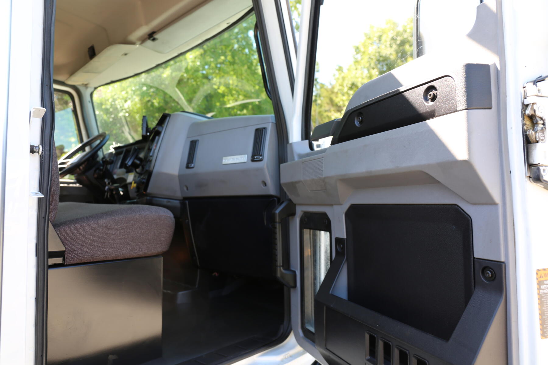 2023 Mack MD6 Service Truck, Under CDL, Cummins Diesel, 87k Miles, 3k ...